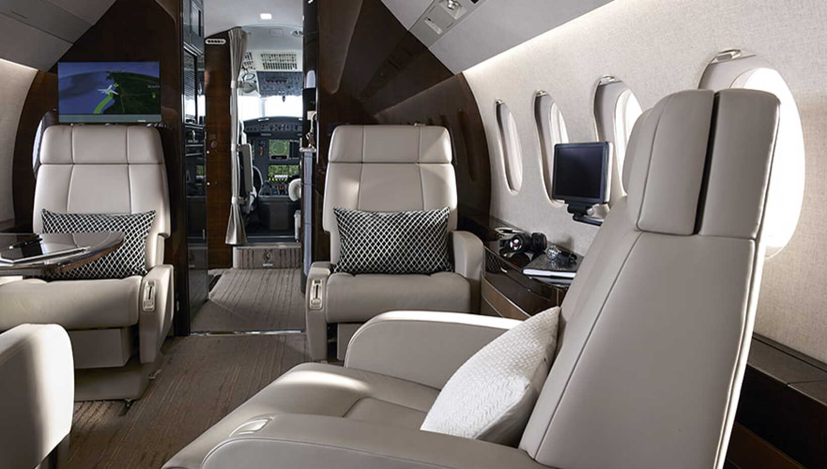 Charter a Dassault Falcon 900LX Large Jet