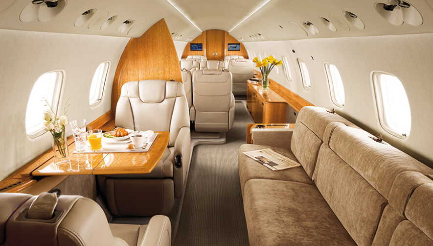 Alquile un Embraer Legacy 600 como su avión privado