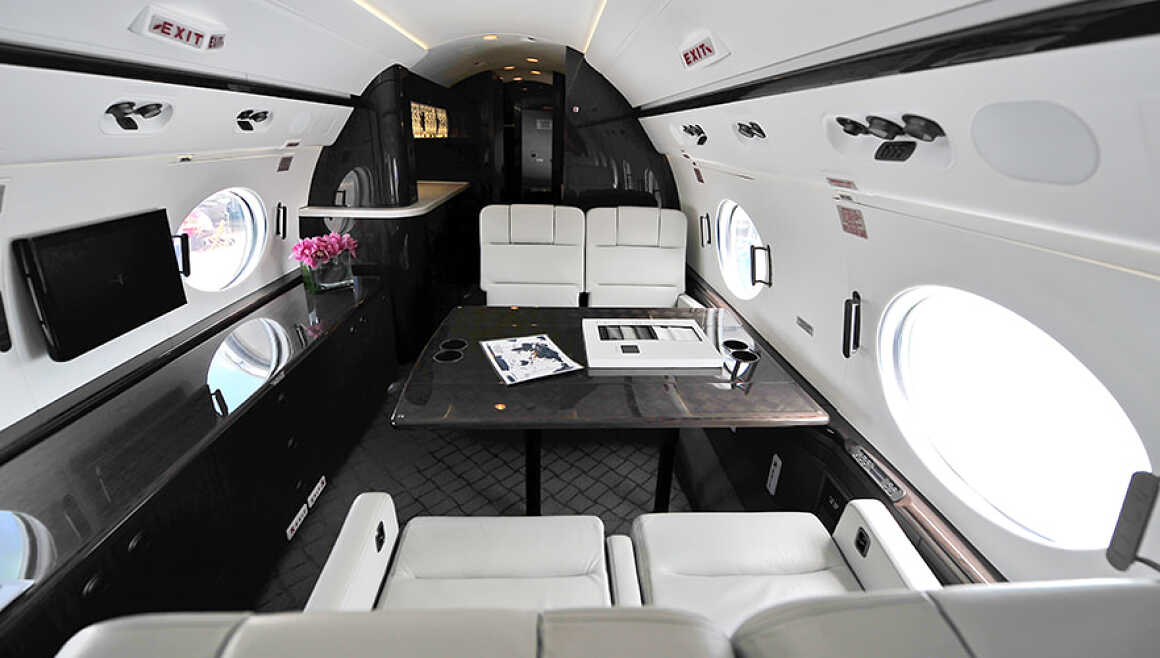 Charter a Gulfstream G450 Super Large Jet